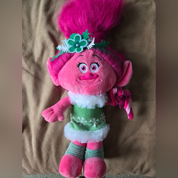 Dreamworks | Toys | Trolls Plush Poppy Doll Christmas Greeter Holiday ...